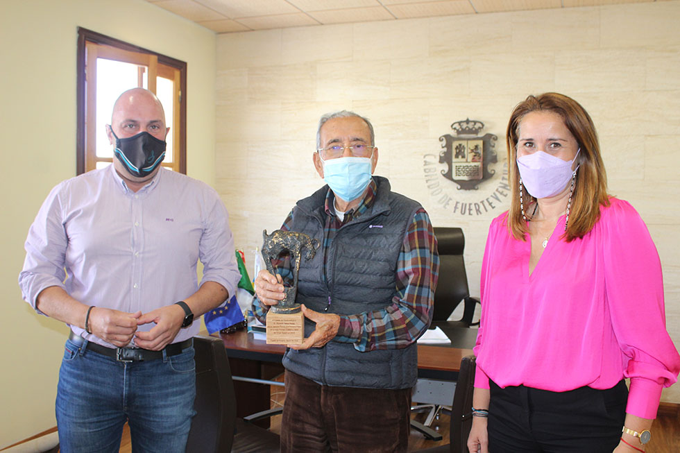Mesa recibe el premio Solidario ONCE a una vida comprometida con la ...